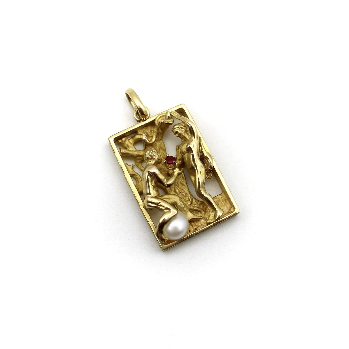 Adam and Eve figurative pendant in gold with ruby and pearl - 58 Facettes