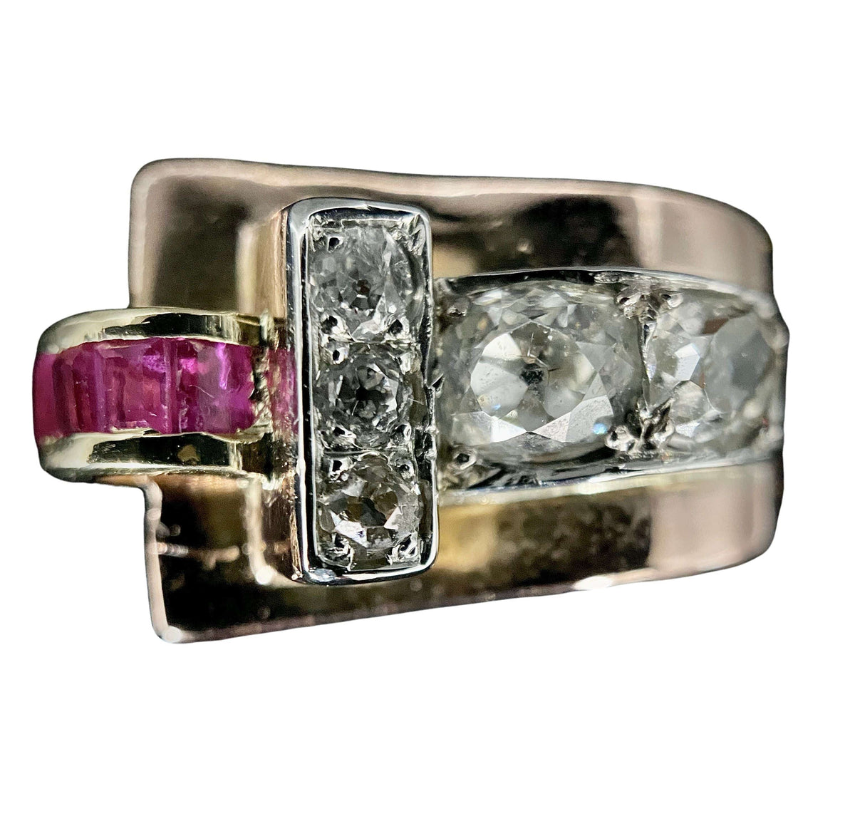 Ring model Tank asymmetrical from the 1930/40s 3 gold rubies diamonds ...